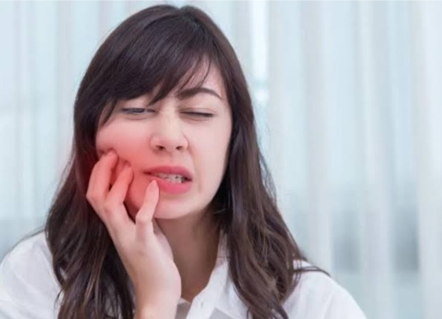 Cara Efektif Mengatasi Sakit Gigi: Penyebab, Solusi, dan Tips Perawatan - Menitnews.com