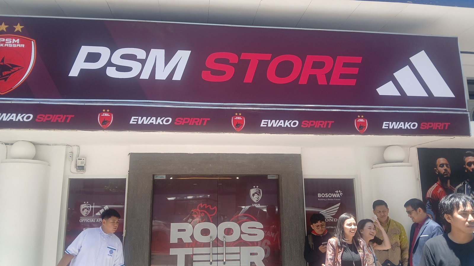 Store PSM Makassar Diserbu Penggemar di Hari Pertama, Jersey Adidas ...